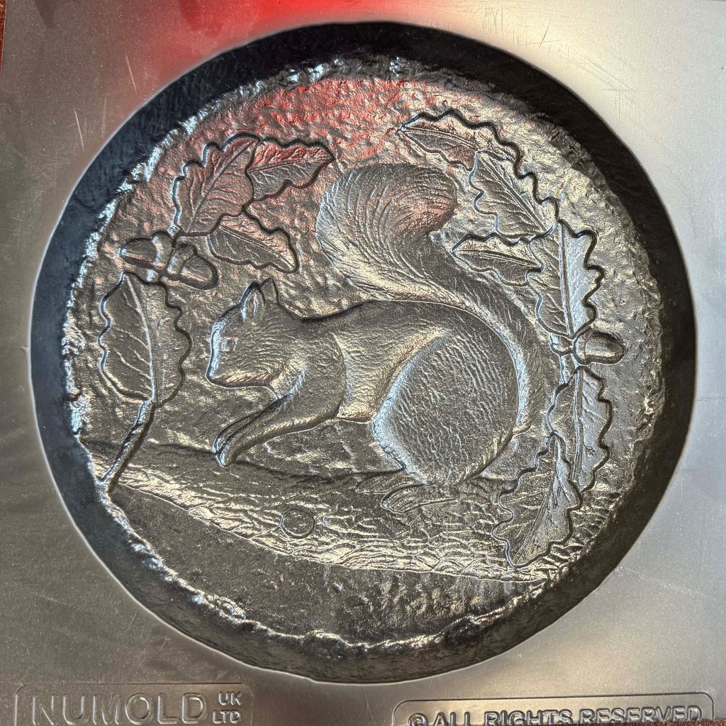 Squirrel Stepping Stone Mould - Global Wetcast Mould Solutions
